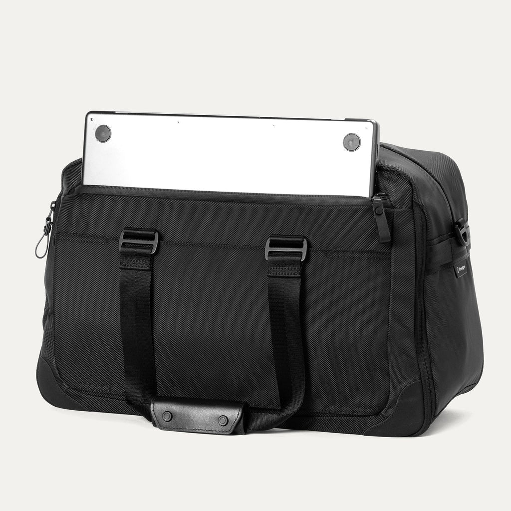 Travelpro® Altitude™ Double Expansion Duffel (32 x 49 x 23 cm ...